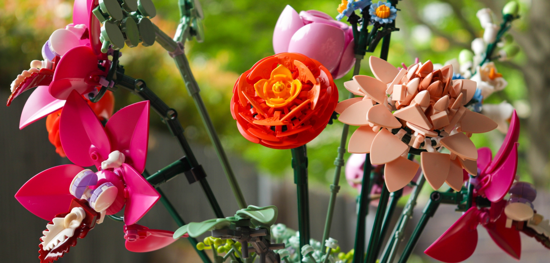 Review: LEGO Botanicals Pretty Pink Flower Bouquet (10342)